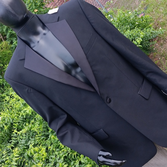 JQS A. BANK | Suits & Blazers | Jos A Bank Mens Notch Lapel Button ...